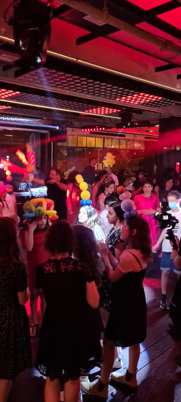 Balloon to the dance floor - Balloon Hero